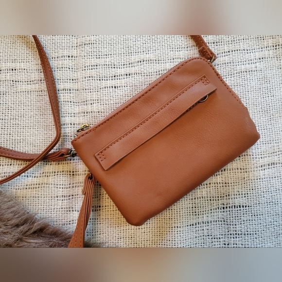 Universal Thread | Bags | Universal Thread Brown Faux Leather Small ...